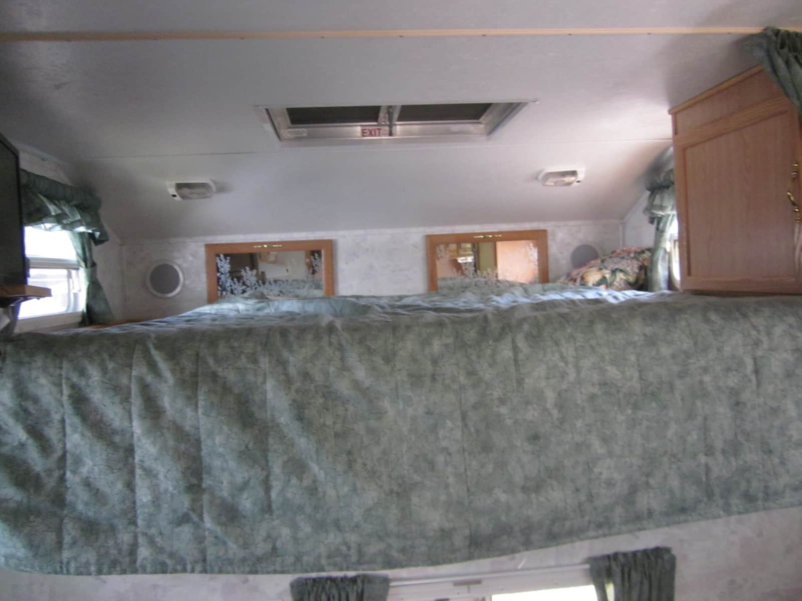 961 Shadow Cruiser Truck Camper | Gloucester RV